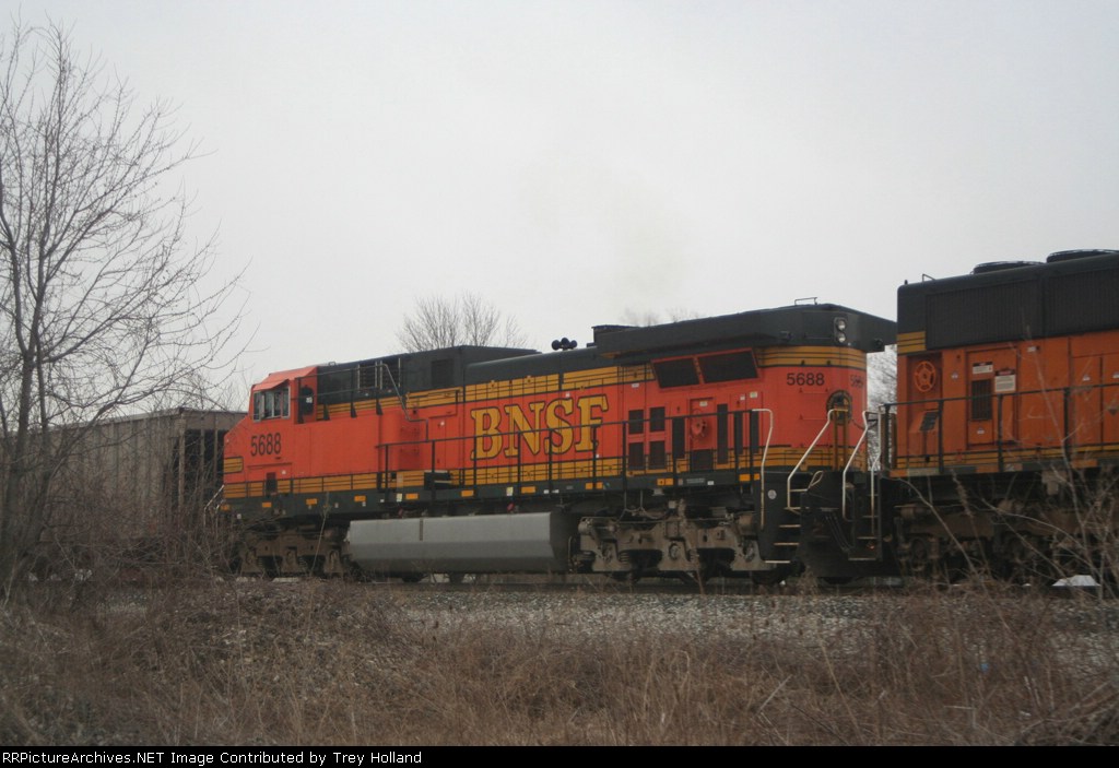 BNSF 5688